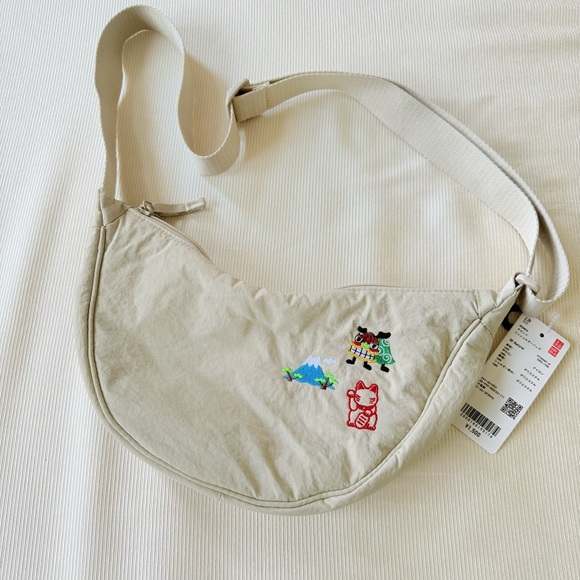 Uniqlo | Bags | Uniqlo Crossbody Bag With Adjustable Strap Travel ...